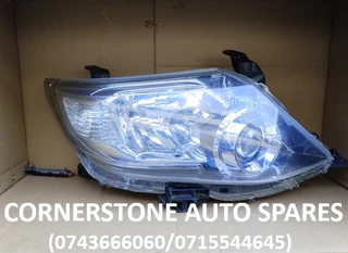 TOYOTA D4D FORTUNER XENON RIGHT SIDE HEADLIGHT | Highlands North ...