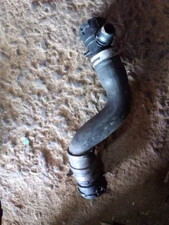 Bmw n52 n54 n55 top raditor pipe available only wats in pictures 700rand contact 0835730445 ...