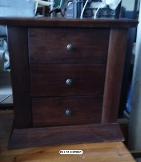 Weylandts bedside tables store