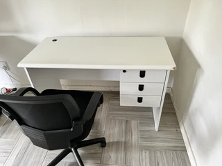 Desk and chair Edenvale Gumtree South Africa