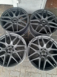 22 inch Mercedes Benz amg rims set available pcd 5/112 (reps) they don ...