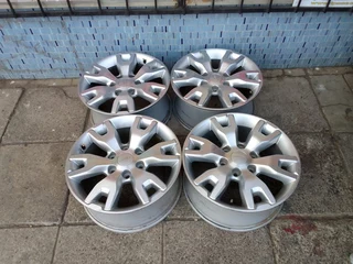 A set of 18inch original ford ranger mags also fit ford everest this ...