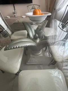 6 seater glass dining table amd chairs | Athlone | Gumtree South Africa